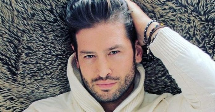 CIRO TORLO: L’ESSENZA vibrante supera la bellezza